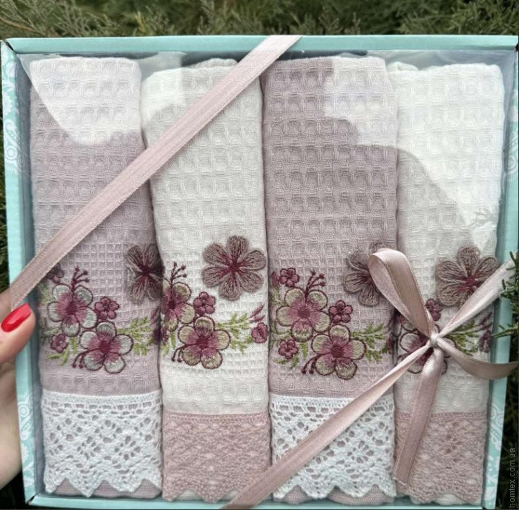 Набір вафельних рушників Gold Soft Life з 4 х шт 40х60 см з 3Д вишивкою та мереживом з льону